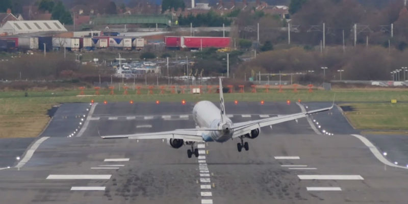 British airport has a windy reputation | Embry-Riddle Aeronautical ...