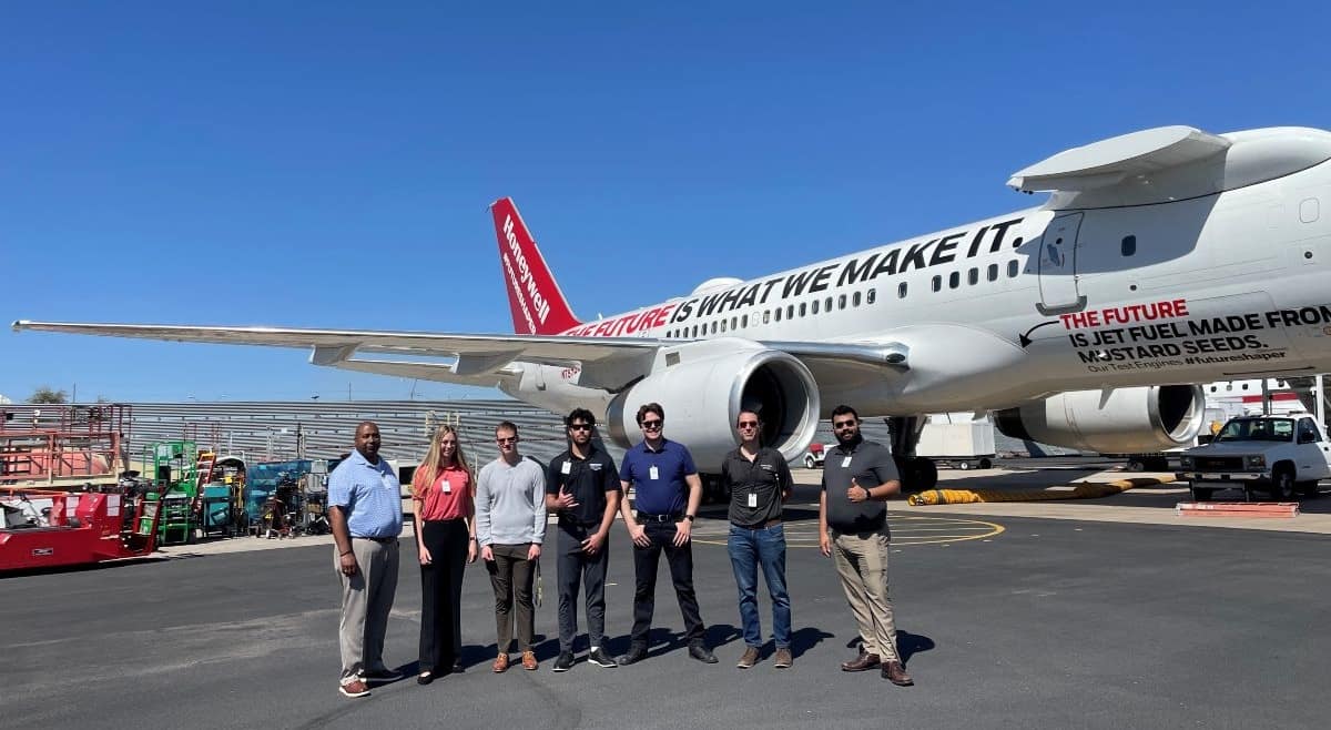 Eagles Experience Hands-On Immersion With New Honeywell Avionics Suite